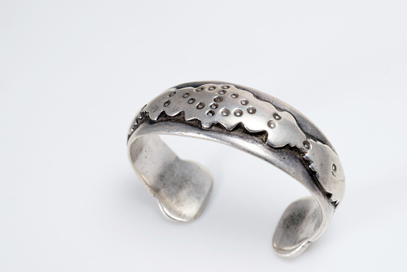 Antique Silver Uzbek Cuff Bracelet – Anteeka