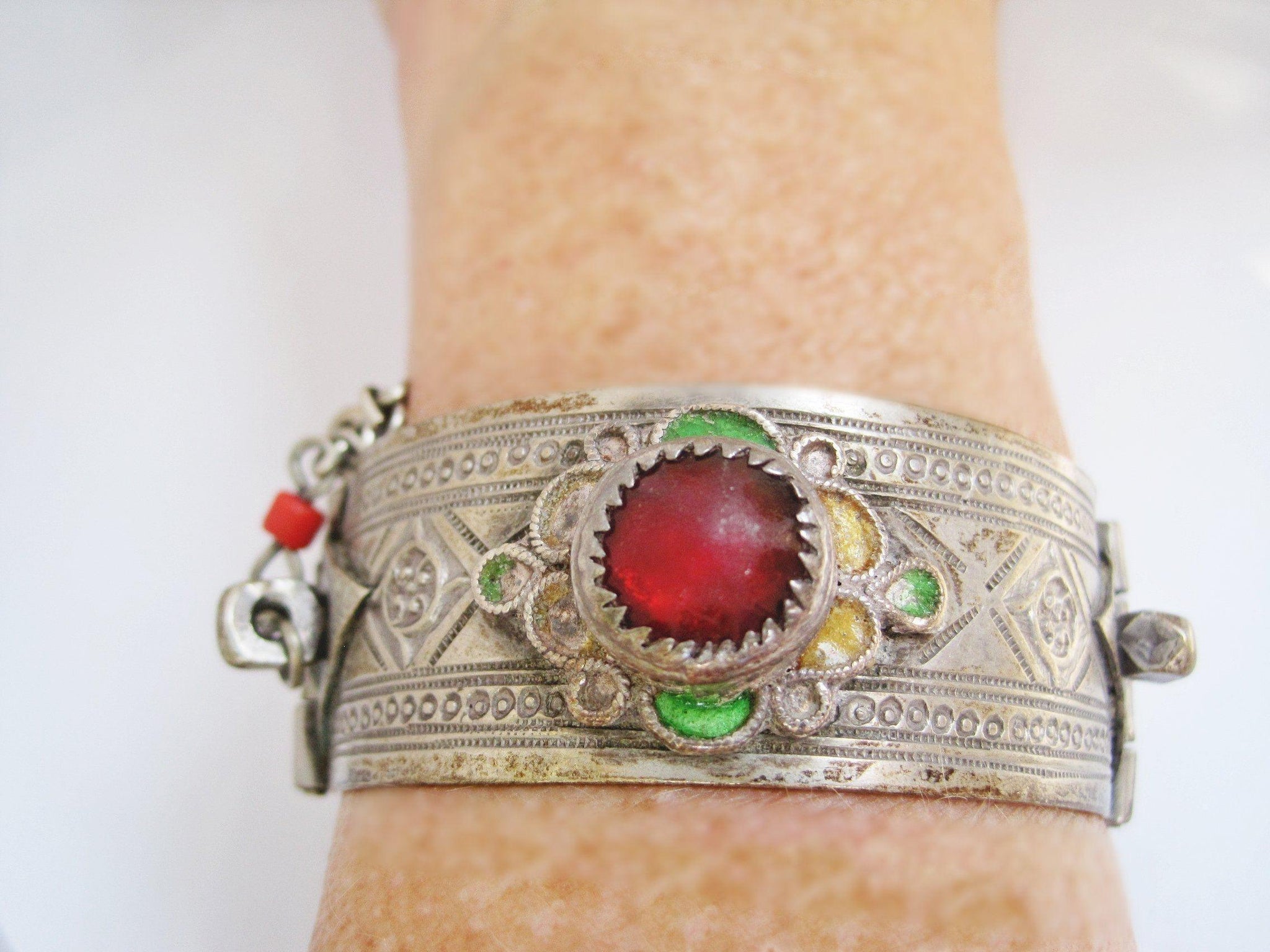 Vintage Silver Moroccan Bracelet with Enamel and Glass – Anteeka